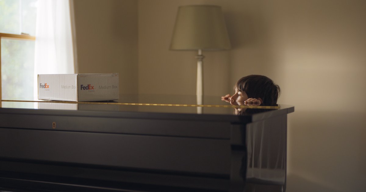 FedEx / What's Inside? | Color | Finishing | Freefolk